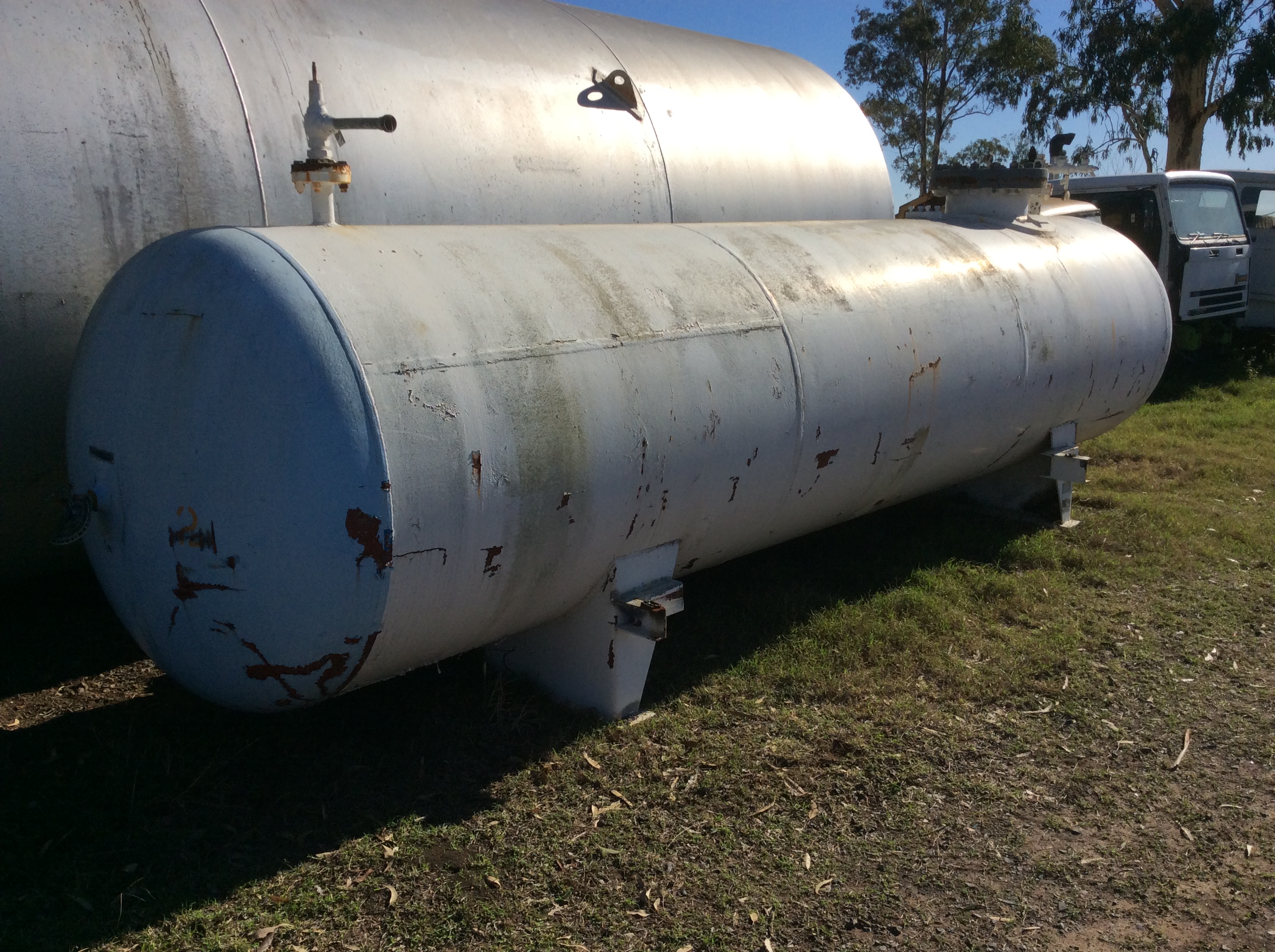 9000L Tank (1) - Truck & Tractor Parts & Wrecking